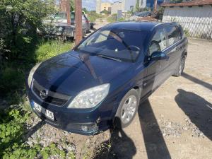 Zaļš Opel Signum 2006 Kauņa, ar dzinēja tilpumu 1.91 L un nobraukumu 301 tūkst. km par 600 €, foto 5 vietnē AUTOMOTO.COM.LV