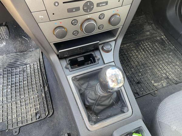 Zaļš Opel Signum 2006 Kauņa, ar dzinēja tilpumu 1.91 L un nobraukumu 301 tūkst. km par 600 €, foto 6 vietnē AUTOMOTO.COM.LV