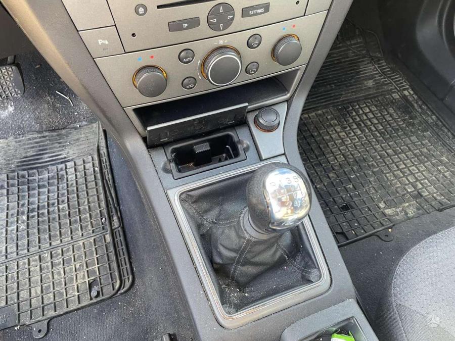 Zaļš Opel Signum 2006 Kauņa, ar dzinēja tilpumu 1.91 L un nobraukumu 301 tūkst. km par 600 €, foto 7 vietnē AUTOMOTO.COM.LV