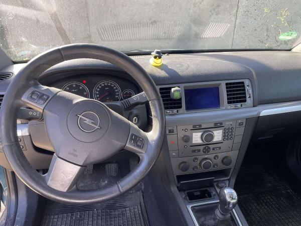 Zaļš Opel Signum 2006 Kauņa, ar dzinēja tilpumu 1.91 L un nobraukumu 301 tūkst. km par 600 €, foto 8 vietnē AUTOMOTO.COM.LV