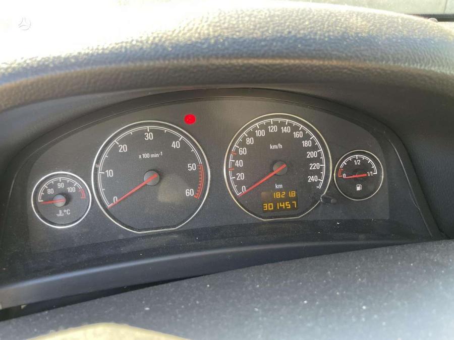 Zaļš Opel Signum 2006 Kauņa, ar dzinēja tilpumu 1.91 L un nobraukumu 301 tūkst. km par 600 €, foto 10 vietnē AUTOMOTO.COM.LV