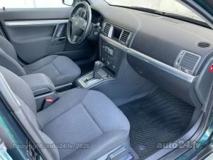 Green Opel Signum 2007 in Tartu, with an engine capacity of 2.20 L and mileage of 129 thousand km for 3950 €, photo 11 on AUTOMOTO.COM.LV