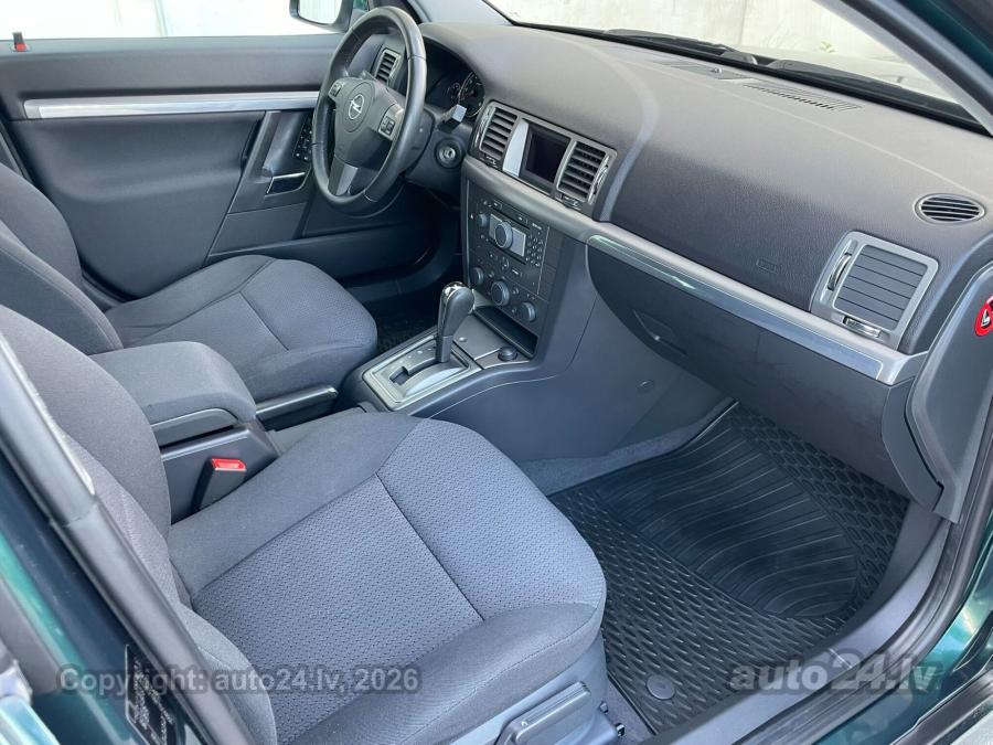 Green Opel Signum 2007 in Tartu, with an engine capacity of 2.20 L and mileage of 129 thousand km for 3950 €, photo 11 on AUTOMOTO.COM.LV