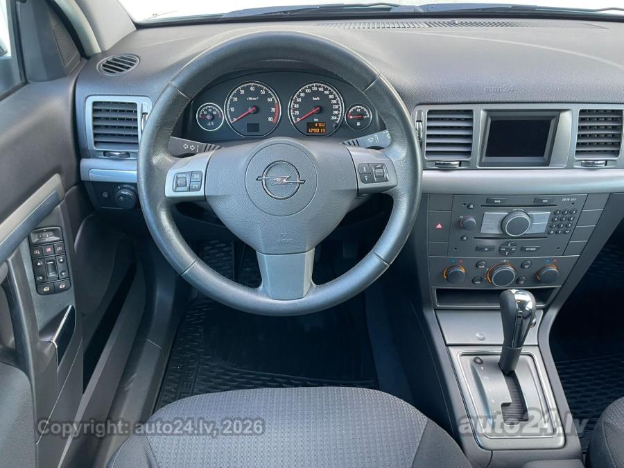 Green Opel Signum 2007 in Tartu, with an engine capacity of 2.20 L and mileage of 129 thousand km for 3950 €, photo 14 on AUTOMOTO.COM.LV