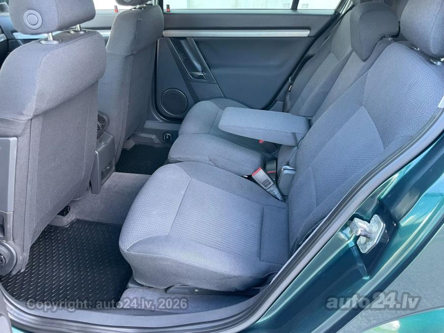 Green Opel Signum 2007 in Tartu, with an engine capacity of 2.20 L and mileage of 129 thousand km for 3950 €, photo 16 on AUTOMOTO.COM.LV