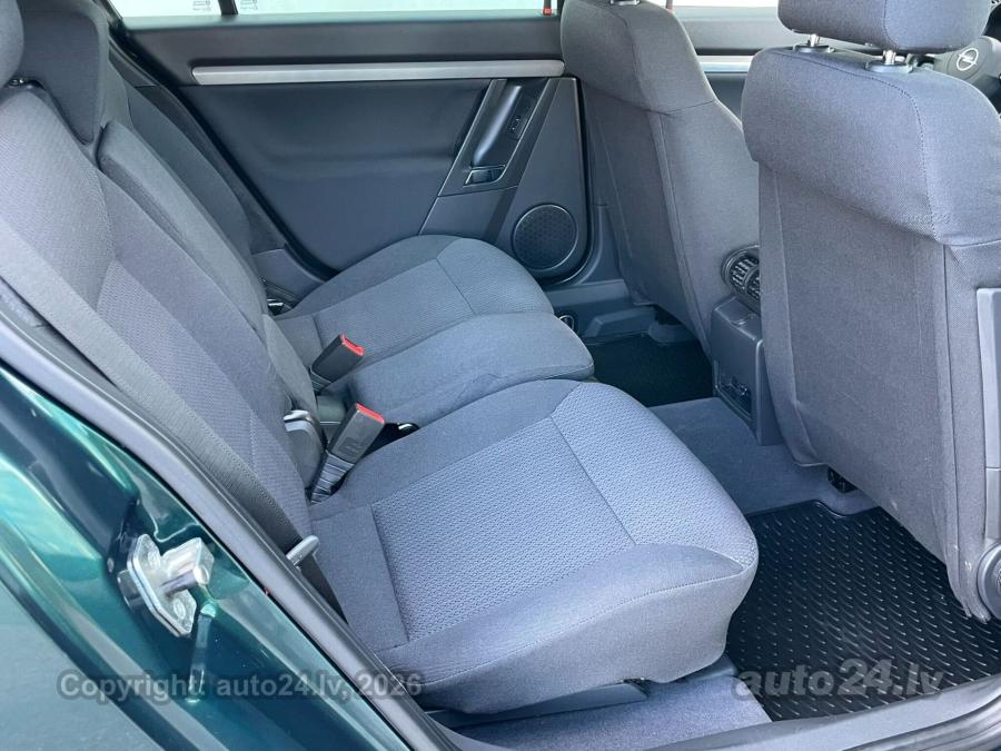 Green Opel Signum 2007 in Tartu, with an engine capacity of 2.20 L and mileage of 129 thousand km for 3950 €, photo 17 on AUTOMOTO.COM.LV
