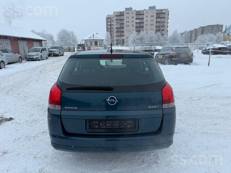 Green Opel Signum 2008 in Bauska, with an engine capacity of 1.90 L and mileage of 151 thousand km for 2450 €, photo 5 on AUTOMOTO.COM.LV