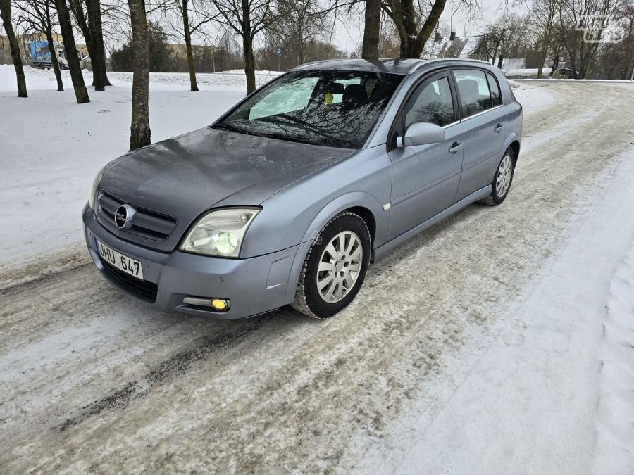 Grey Opel Signum 2003 in Radviliskis, with an engine capacity of 2.20 L and mileage of 311 thousand km for 1050 €, photo 1 on AUTOMOTO.COM.LV