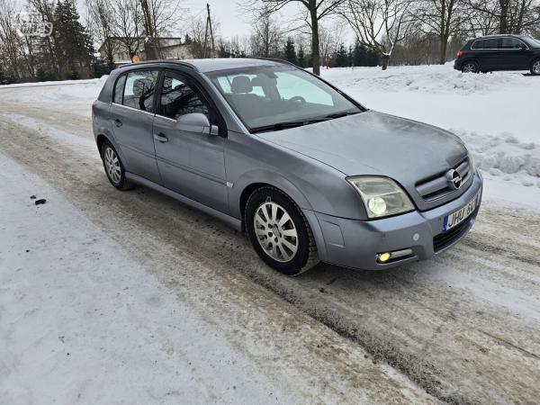 Grey Opel Signum 2003 in Radviliskis, with an engine capacity of 2.20 L and mileage of 311 thousand km for 1050 €, photo 2 on AUTOMOTO.COM.LV