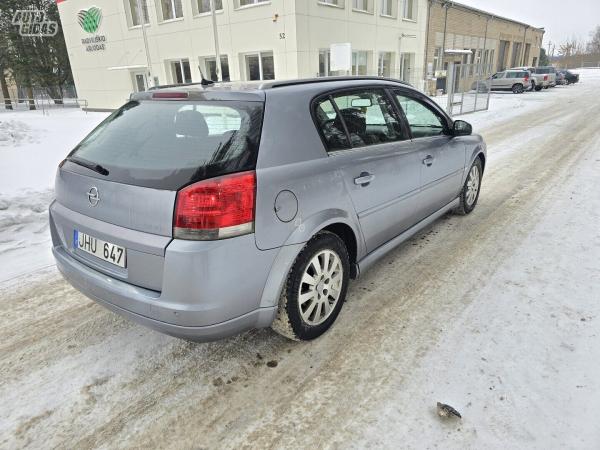 Grey Opel Signum 2003 in Radviliskis, with an engine capacity of 2.20 L and mileage of 311 thousand km for 1050 €, photo 3 on AUTOMOTO.COM.LV