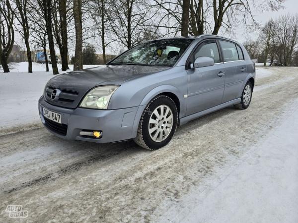 Grey Opel Signum 2003 in Radviliskis, with an engine capacity of 2.20 L and mileage of 311 thousand km for 1050 €, photo 5 on AUTOMOTO.COM.LV
