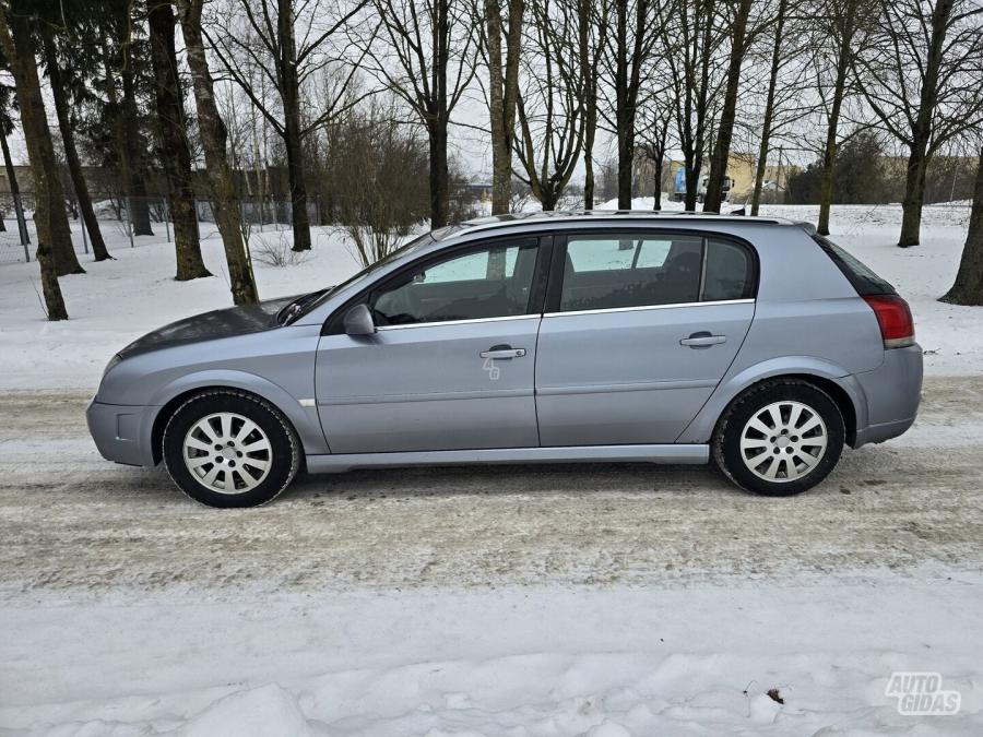 Grey Opel Signum 2003 in Radviliskis, with an engine capacity of 2.20 L and mileage of 311 thousand km for 1050 €, photo 12 on AUTOMOTO.COM.LV