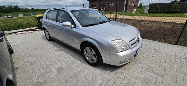 Grey Opel Signum 2003 in Klaipeda, with an engine capacity of 2.20 L and mileage of 263 thousand km for 900 €, photo 1 on AUTOMOTO.COM.LV