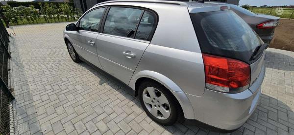 Grey Opel Signum 2003 in Klaipeda, with an engine capacity of 2.20 L and mileage of 263 thousand km for 900 €, photo 4 on AUTOMOTO.COM.LV