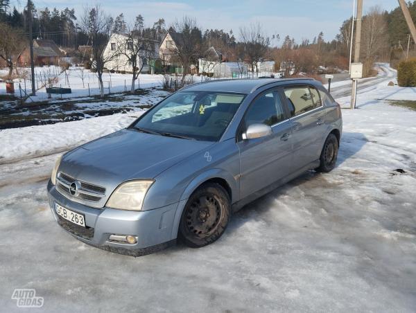 Grey Opel Signum 2003 in Alytus, with an engine capacity of 2.20 L and mileage of 431 thousand km for 850 €, photo 2 on AUTOMOTO.COM.LV