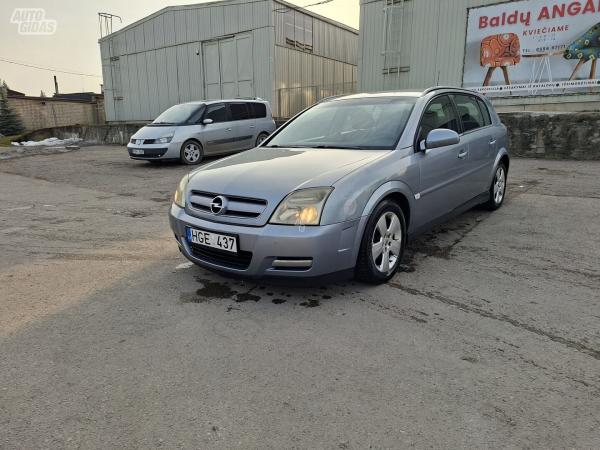 Grey Opel Signum 2003 in Alytus, with an engine capacity of 2.20 L and mileage of 378 thousand km for 400 €, photo 1 on AUTOMOTO.COM.LV