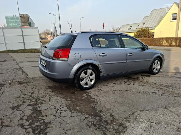 Grey Opel Signum 2003 in Alytus, with an engine capacity of 2.20 L and mileage of 378 thousand km for 400 €, photo 3 on AUTOMOTO.COM.LV