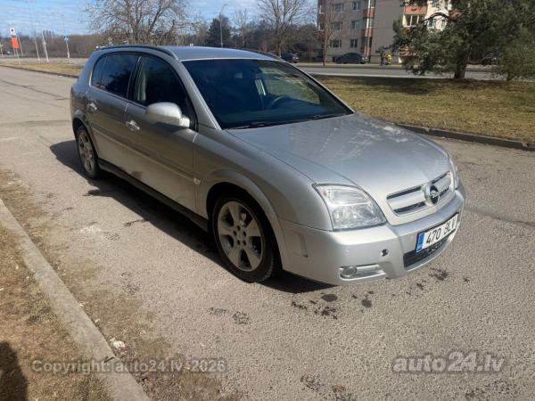 Grey Opel Signum 2003 in Tallinn, with an engine capacity of 2.20 L and mileage of 375 thousand km for 1200 €, photo 1 on AUTOMOTO.COM.LV