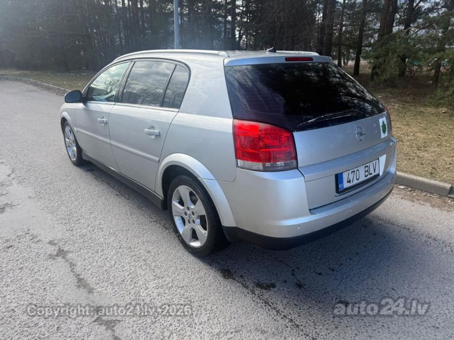 Grey Opel Signum 2003 in Tallinn, with an engine capacity of 2.20 L and mileage of 375 thousand km for 1200 €, photo 4 on AUTOMOTO.COM.LV