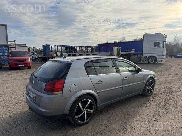 Pelēks Opel Signum 2003 Rīga, ar dzinēja tilpumu 2.20 L un nobraukumu 260 tūkst. km par 1300 €, foto 2 vietnē AUTOMOTO.COM.LV