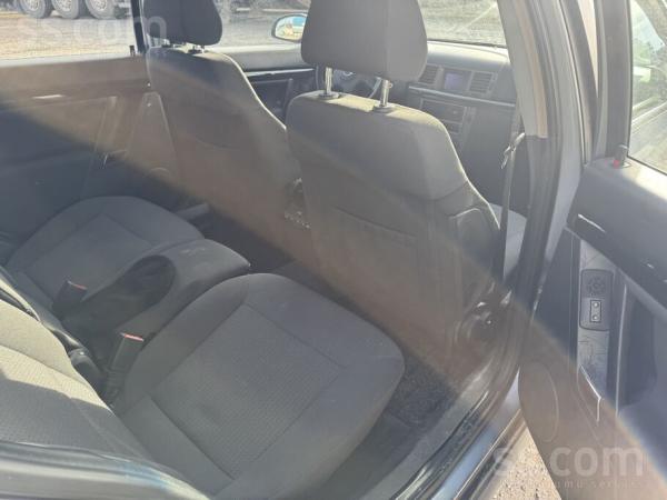 Pelēks Opel Signum 2003 Rīga, ar dzinēja tilpumu 2.20 L un nobraukumu 260 tūkst. km par 1300 €, foto 6 vietnē AUTOMOTO.COM.LV