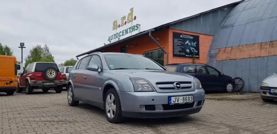 Pelēks Opel Signum 2003 Valmiera, ar dzinēja tilpumu 2.20 L un nobraukumu 23 tūkst. km par 1250 €, foto 1 vietnē AUTOMOTO.COM.LV