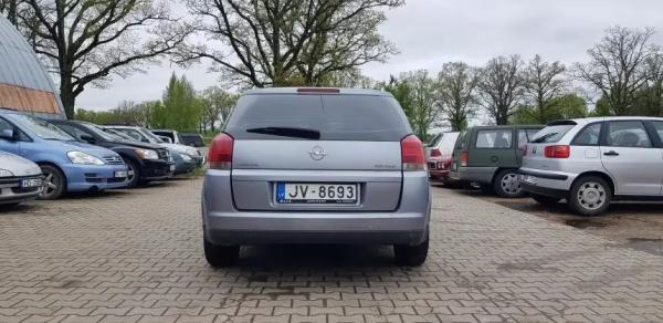 Grey Opel Signum 2003 in Valmiera, with an engine capacity of 2.20 L and mileage of 23 thousand km for 1250 €, photo 4 on AUTOMOTO.COM.LV