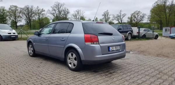 Grey Opel Signum 2003 in Valmiera, with an engine capacity of 2.20 L and mileage of 23 thousand km for 1250 €, photo 5 on AUTOMOTO.COM.LV