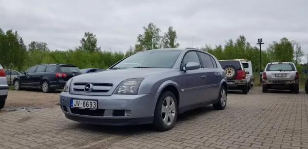 Grey Opel Signum 2003 in Valmiera, with an engine capacity of 2.20 L and mileage of 23 thousand km for 1250 €, photo 7 on AUTOMOTO.COM.LV