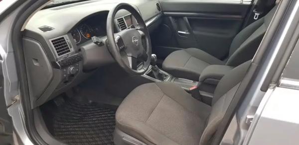 Grey Opel Signum 2003 in Valmiera, with an engine capacity of 2.20 L and mileage of 23 thousand km for 1250 €, photo 10 on AUTOMOTO.COM.LV