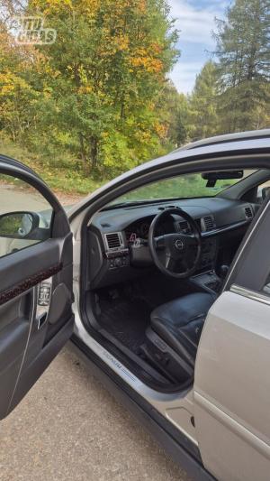Серый Опель Сигнум 2003 в Алитус, объемом двигателя 2.20 л и пробегом 396 тыс. км за 990 €, фото 10 на AUTOMOTO.COM.LV