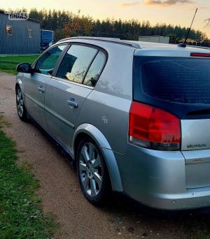 Pelēks Opel Signum 2003 Panevēža, ar dzinēja tilpumu 3.20 L un nobraukumu 260 tūkst. km par 650 €, foto 4 vietnē AUTOMOTO.COM.LV