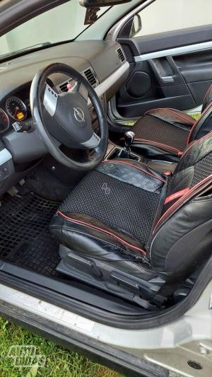 Pelēks Opel Signum 2003 Panevēža, ar dzinēja tilpumu 3.20 L un nobraukumu 260 tūkst. km par 650 €, foto 9 vietnē AUTOMOTO.COM.LV