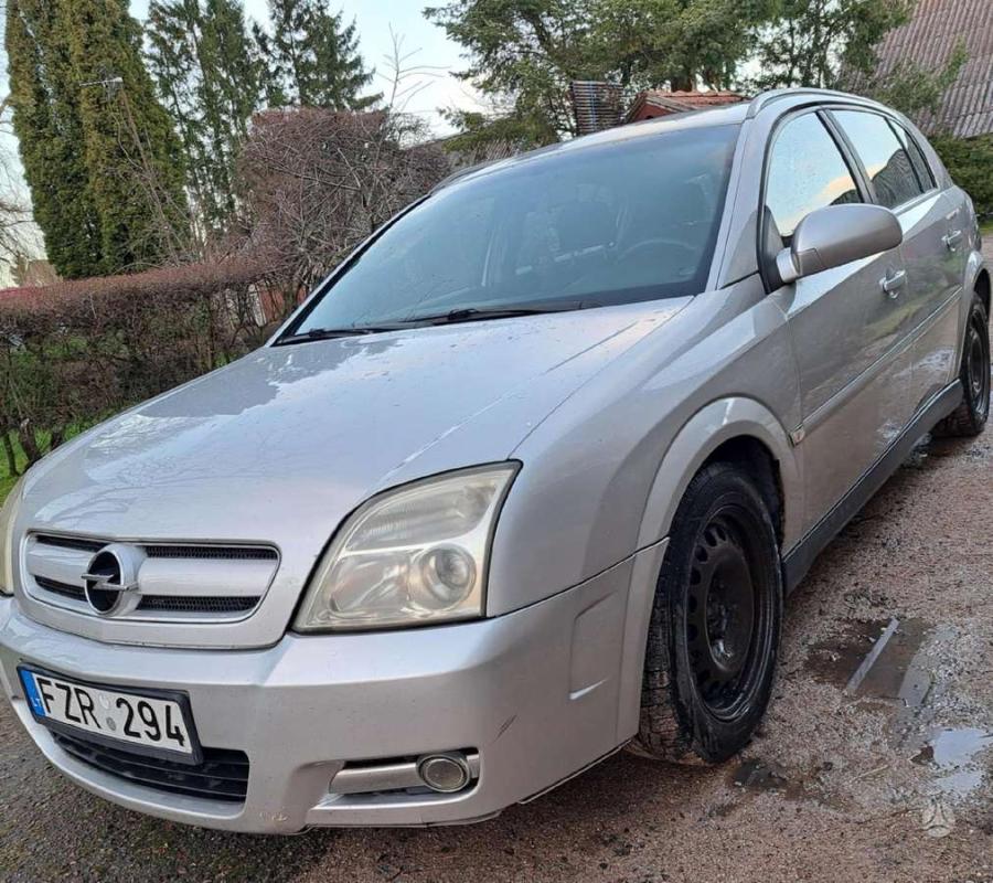 Grey Opel Signum 2004 in Palanga, with an engine capacity of 2.17 L and mileage of 361 thousand km for 1500 €, photo 1 on AUTOMOTO.COM.LV