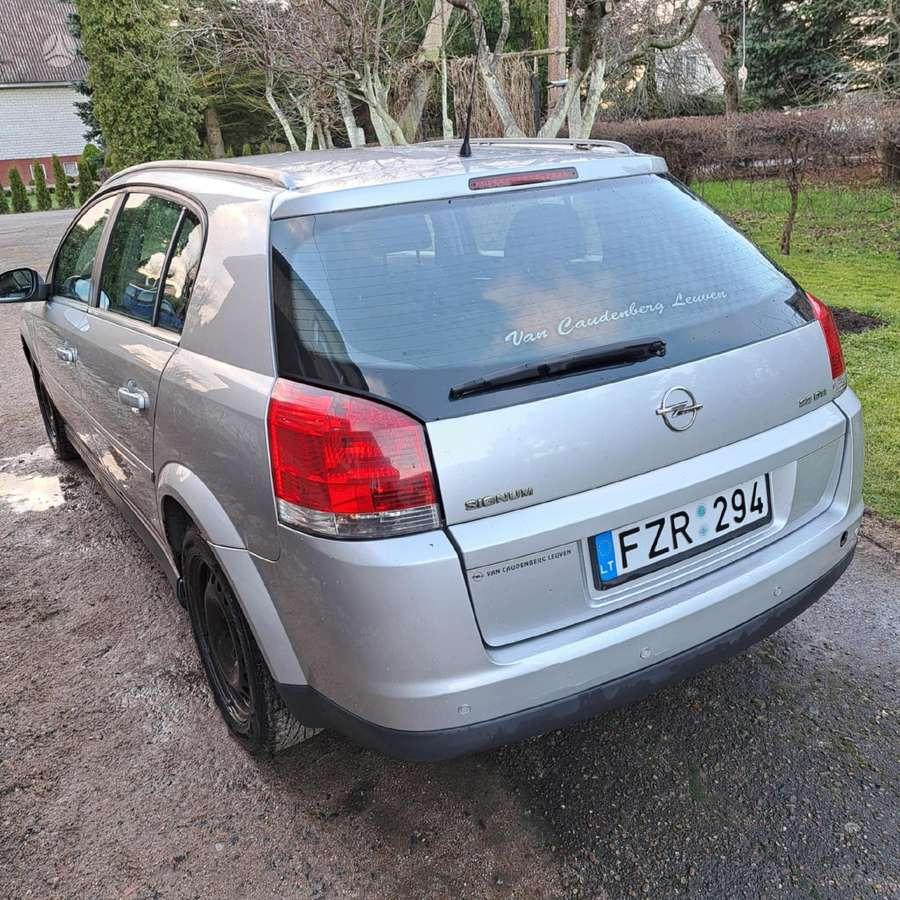 Grey Opel Signum 2004 in Palanga, with an engine capacity of 2.17 L and mileage of 361 thousand km for 1500 €, photo 2 on AUTOMOTO.COM.LV