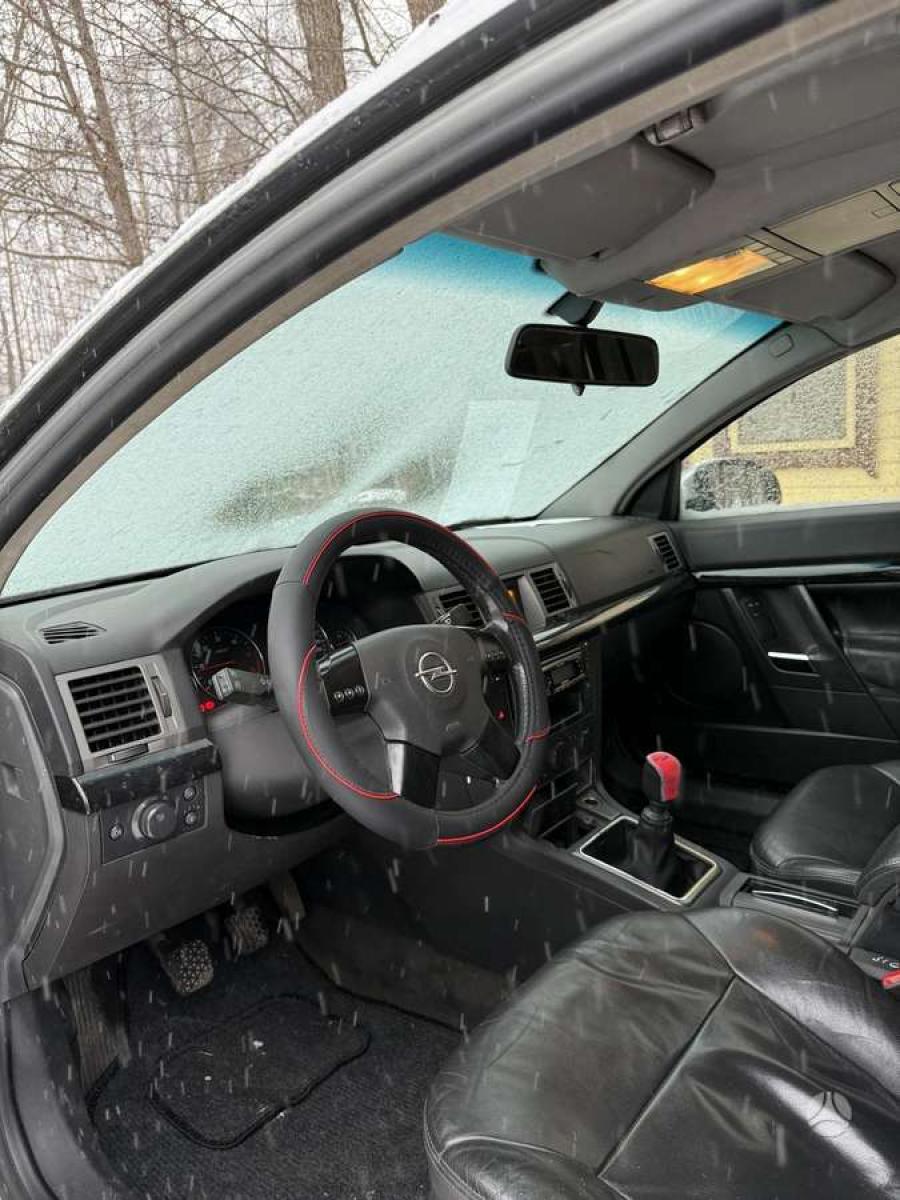 Pelēks Opel Signum 2004 Šauļi, ar dzinēja tilpumu 2.17 L un nobraukumu 360 tūkst. km par 1200 €, foto 5 vietnē AUTOMOTO.COM.LV