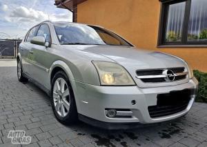 Pelēks Opel Signum 2004 Kauņa, ar dzinēja tilpumu 2.20 L un nobraukumu 290 tūkst. km par 900 €, foto  vietnē AUTOMOTO.COM.LV