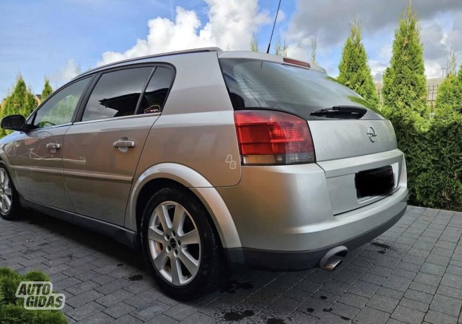 Grey Opel Signum 2004 in Kaunas, with an engine capacity of 2.20 L and mileage of 290 thousand km for 900 €, photo 5 on AUTOMOTO.COM.LV