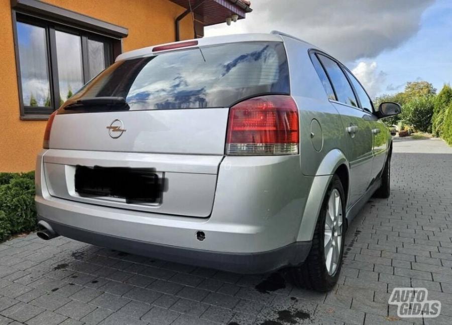 Grey Opel Signum 2004 in Kaunas, with an engine capacity of 2.20 L and mileage of 290 thousand km for 900 €, photo 6 on AUTOMOTO.COM.LV
