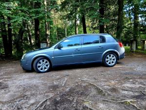 Grey Opel Signum 2004 in Klaipeda, with an engine capacity of 1.90 L and mileage of 284 thousand km for 1650 €, photo 3 on AUTOMOTO.COM.LV
