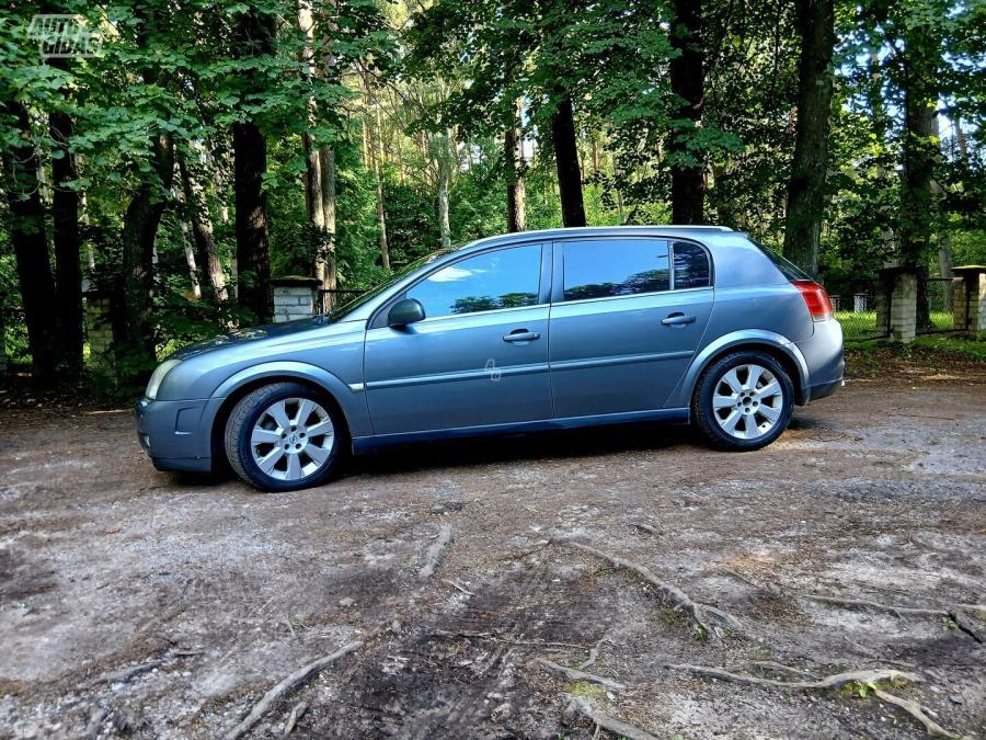 Grey Opel Signum 2004 in Klaipeda, with an engine capacity of 1.90 L and mileage of 284 thousand km for 1650 €, photo 3 on AUTOMOTO.COM.LV