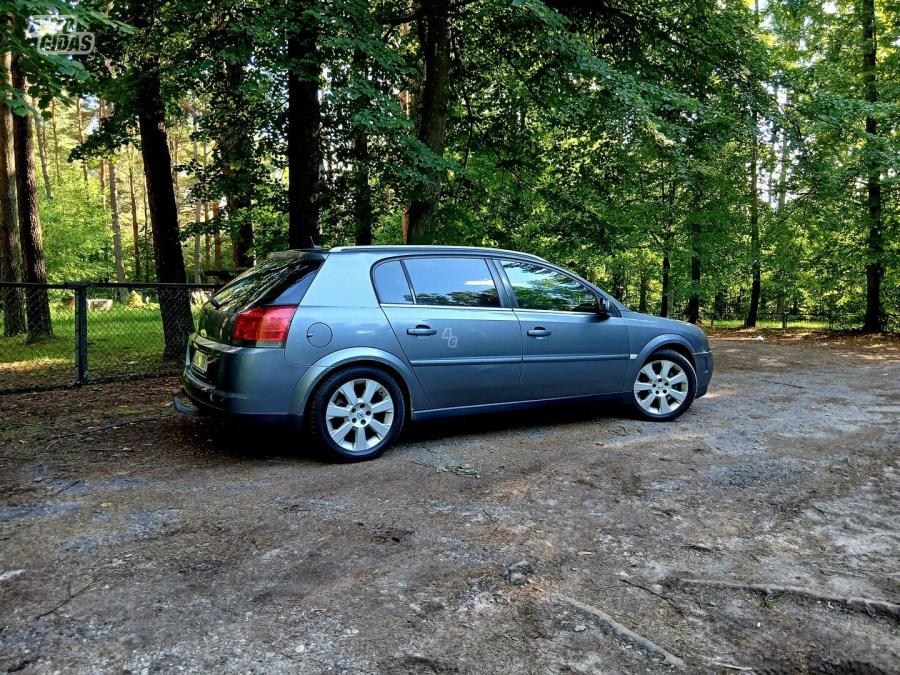 Grey Opel Signum 2004 in Klaipeda, with an engine capacity of 1.90 L and mileage of 284 thousand km for 1650 €, photo 10 on AUTOMOTO.COM.LV