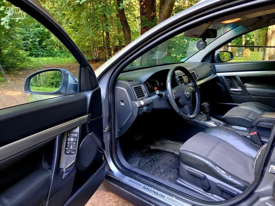 Grey Opel Signum 2004 in Klaipeda, with an engine capacity of 1.90 L and mileage of 284 thousand km for 1650 €, photo 17 on AUTOMOTO.COM.LV