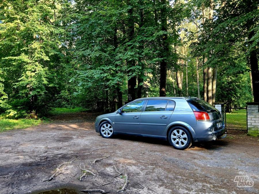 Grey Opel Signum 2004 in Klaipeda, with an engine capacity of 1.90 L and mileage of 284 thousand km for 1650 €, photo 6 on AUTOMOTO.COM.LV