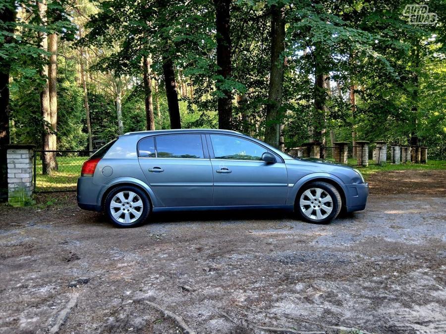 Grey Opel Signum 2004 in Klaipeda, with an engine capacity of 1.90 L and mileage of 284 thousand km for 1650 €, photo 12 on AUTOMOTO.COM.LV