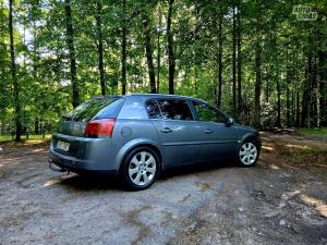 Grey Opel Signum 2004 in Klaipeda, with an engine capacity of 1.90 L and mileage of 284 thousand km for 1650 €, photo 15 on AUTOMOTO.COM.LV