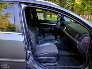 Grey Opel Signum 2004 in Klaipeda, with an engine capacity of 1.90 L and mileage of 284 thousand km for 1650 €, photo 18 on AUTOMOTO.COM.LV