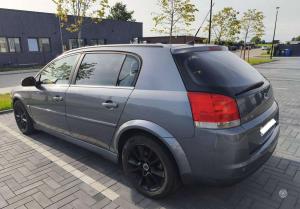 Grey Opel Signum 2004 in Klaipeda, with an engine capacity of 2.17 L and mileage of 306 thousand km for 1200 €, photo 7 on AUTOMOTO.COM.LV
