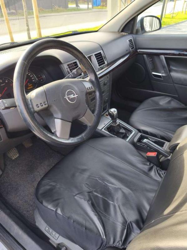 Grey Opel Signum 2004 in Klaipeda, with an engine capacity of 2.17 L and mileage of 306 thousand km for 1200 €, photo 8 on AUTOMOTO.COM.LV