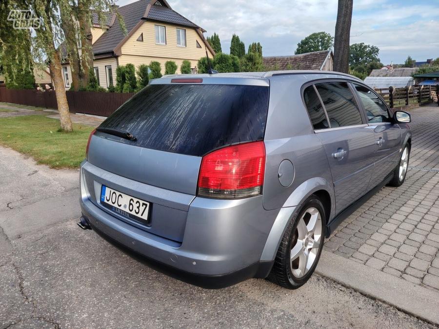 Pelēks Opel Signum 2004 Mažeikiai, ar dzinēja tilpumu 1.90 L un nobraukumu 301 tūkst. km par 1350 €, foto 5 vietnē AUTOMOTO.COM.LV